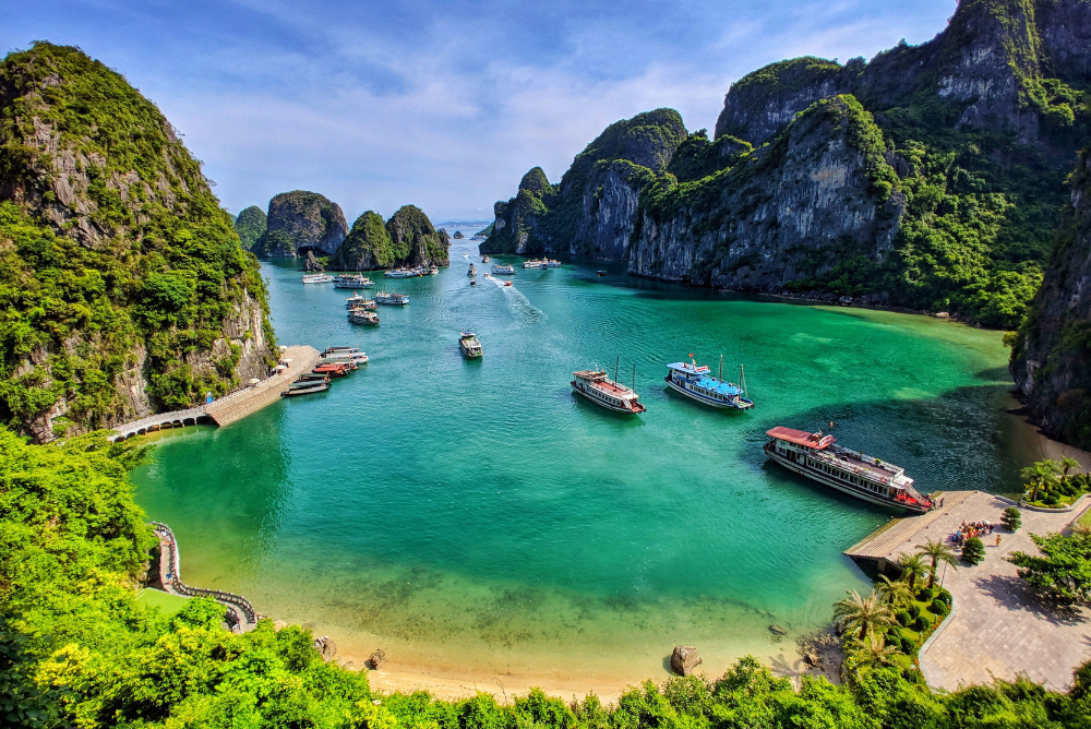 Vietnam Travel Guide: Top Attractions, Tips & Costs | No1 Currency